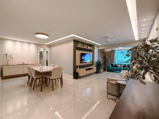 Apartamento Reformado de 3 Quartos no Residencial Paineiras, com 130m2
