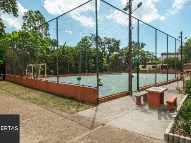 Apartamento reformado de 02 dormitórios perto de supermercados, onibus e farmacias