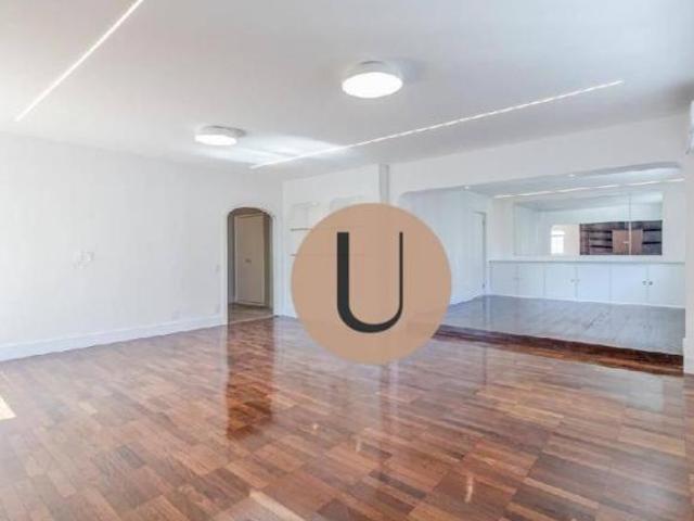 Apartamento Reformado de 250 m² no Coração dos Jardins – Ao Lado do Clube Paulistano