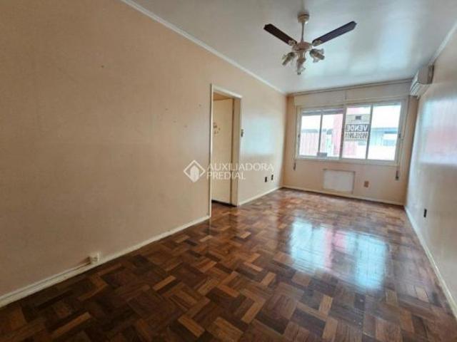 APARTAMENTO REFORMADO DE 2 DORMITORIOS MAIS DEPENDENCIA VAGA E ELEVADOR NO MENINO DEUS
