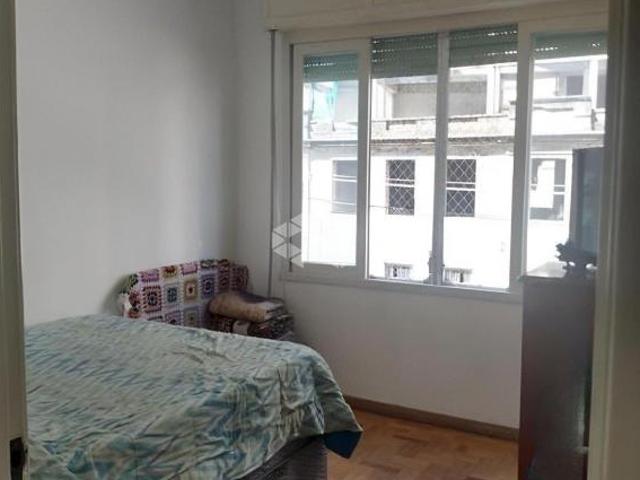 Apartamento Reformado de 2 quartos na José do Patrocínio Sol da Manhã, Prédio com Elevador