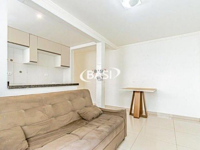 Apartamento Reformado de 2 Quartos a Venda no Campo Comprido
