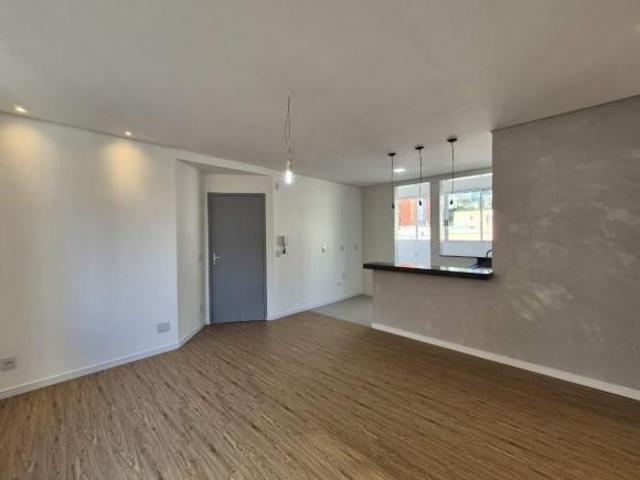 Apartamento reformado de 2 quartos à venda no Sion