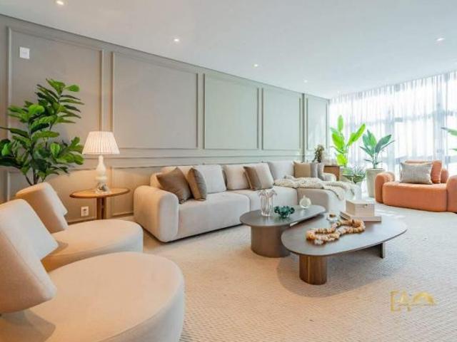 Apartamento reformado de alto padrão no Gonzaga – 335 m² úteis
