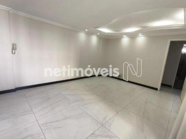 Apartamento reformado de 3 quartos à venda no Califórnia