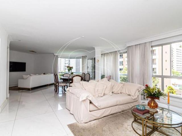 APARTAMENTO REFORMADO E COMPLETO 154 M²