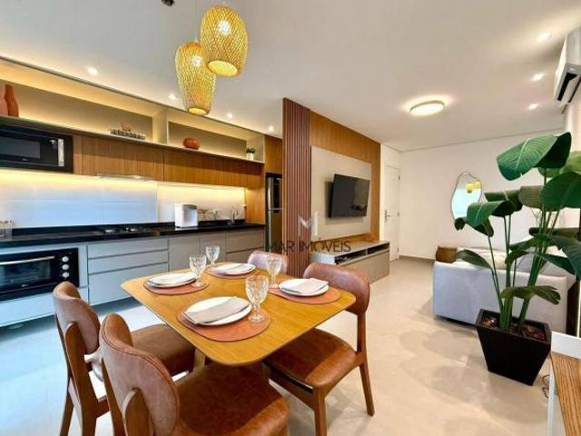 Apartamento reformado e decorado à venda no Guarujá Praia da Enseada | Mar Imóveis Prime