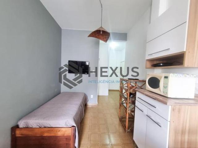 Apartamento reformado e mobiliado a uma quadra da Praia das Pitangueiras, Guaruj