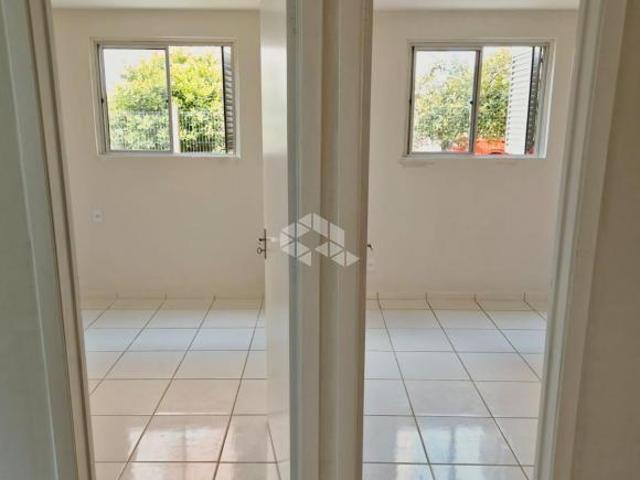 Apartamento reformado e mobiliado no Rubem Berta