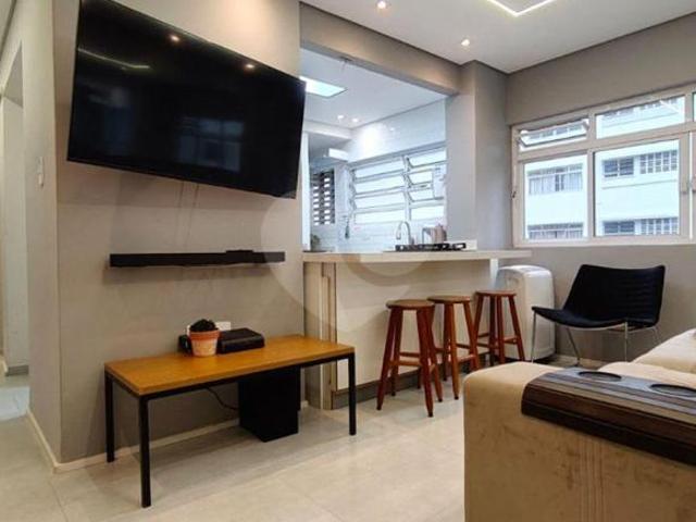 Apartamento reformado e moderno à venda na Avenida Braz Leme. Perto de tudo