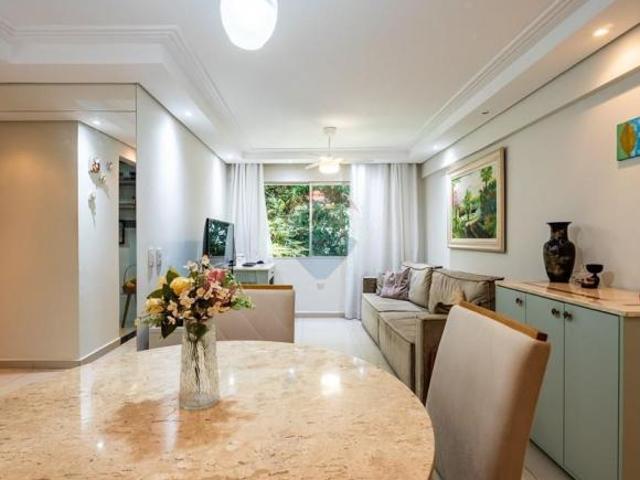Apartamento reformado e muito bem cuidado | Porcelanato + iluminação + armários
