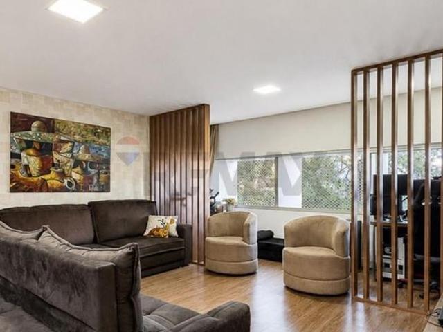Apartamento Reformado e Silencioso 3 Quartos 1 suíte com closet na SQS 107 Asa Sul Nascente