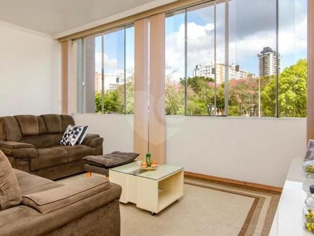 APARTAMENTO REFORMADO EM FRENTE À PRAÇA RUI BARBOSA – 3 QUARTOS | 112M²