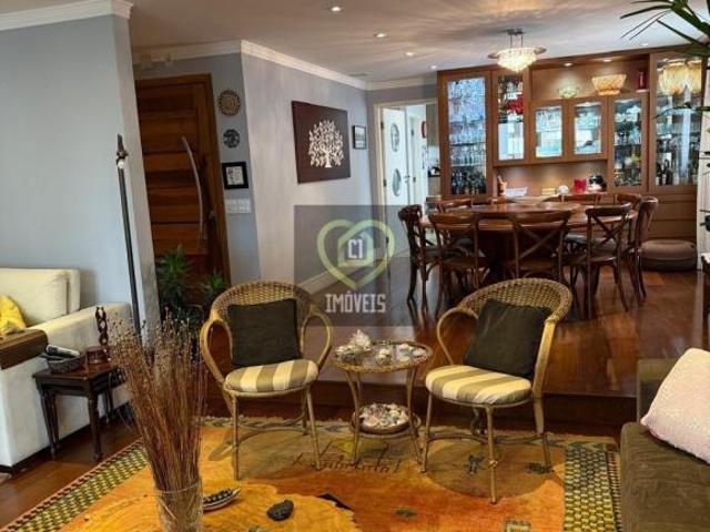Apartamento reformado em Higienopolis com 4 dormitórios, 210 metros e 3 vagas