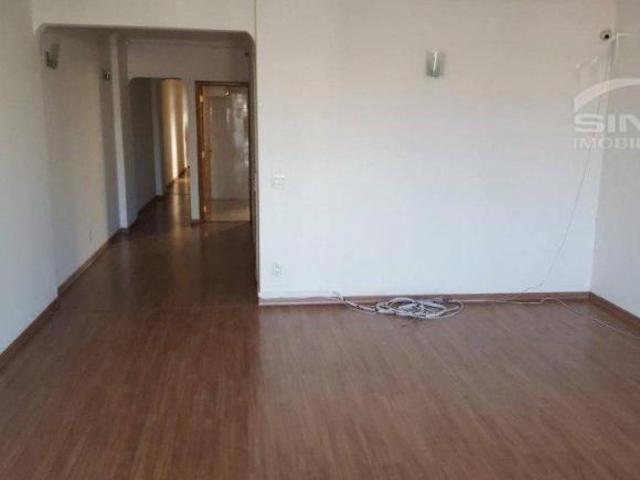 Apartamento reformado em ótima localização