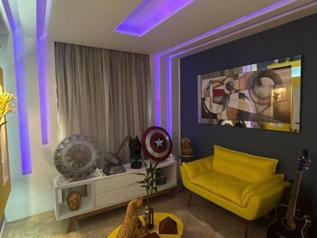 Apartamento reformado em localização estratégica na Avenida Mazzei