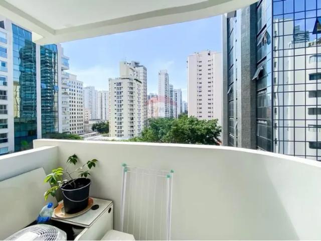 Apartamento Reformado em Moema com Ótima Localização