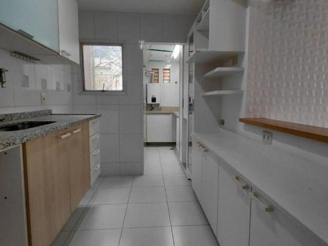 Apartamento Reformado em Moema à Venda 69m² 2 dormitórios 1 suíte com closet 1 vaga