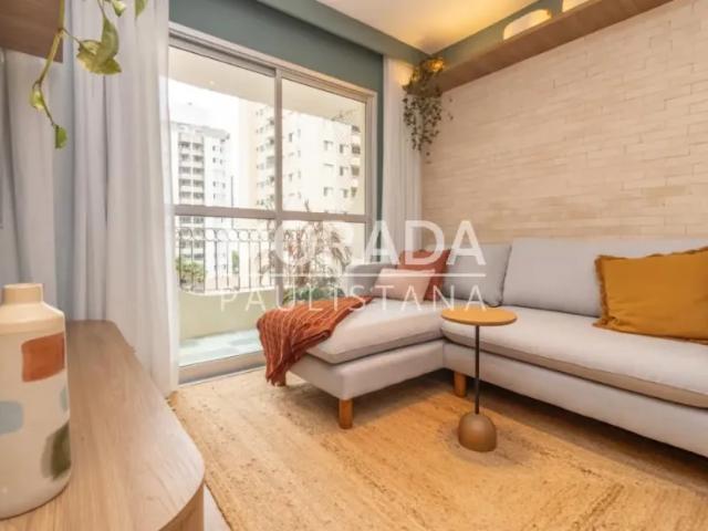 Apartamento reformado em Pinheiros com 69m², 2 suítes e 1 vaga