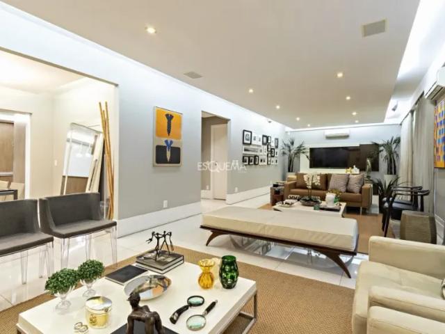 Apartamento reformado em prédio com lazer