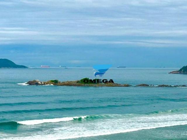 Apartamento reformado frente mar à venda na praia das Pitangueiras no Guarujá
