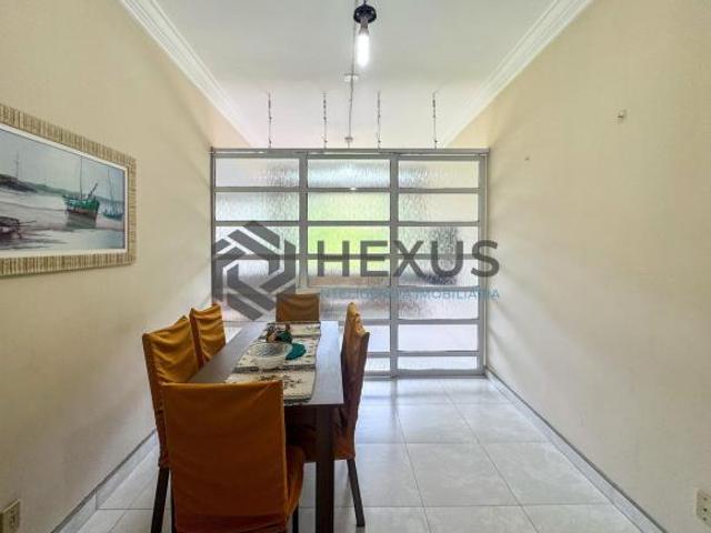 Apartamento reformado frente mar com lazer nas Pitangueiras, Guarujá