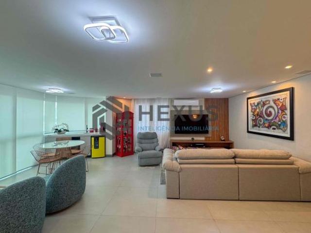 Apartamento reformado frente mar com varanda vista mar e lazer na Praia das Astu