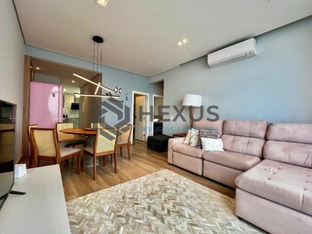 Apartamento reformado frente mar na Praia das Pitangueiras, Guaruja