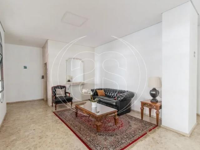 Apartamento reformado ótima localização