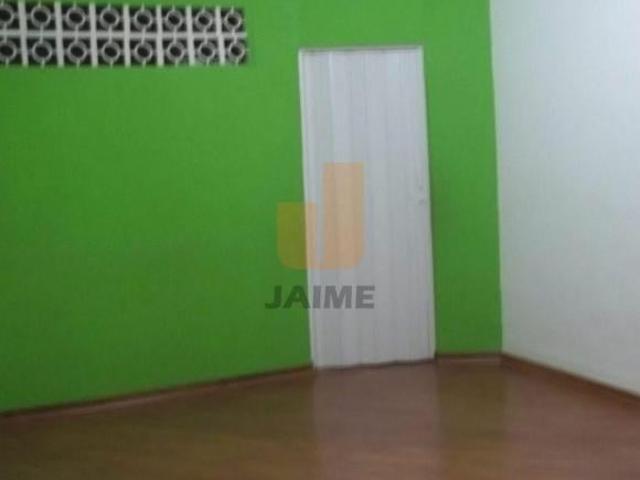 Apartamento reformado, ótima localização, sem condomínio e IPTU