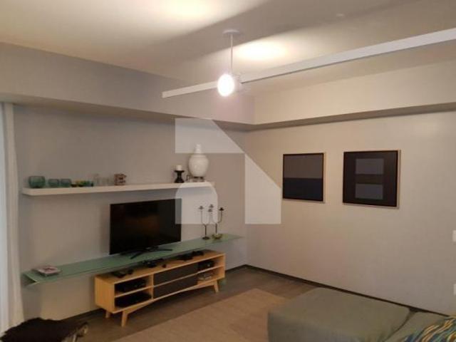 Apartamento reformado, localização excelente