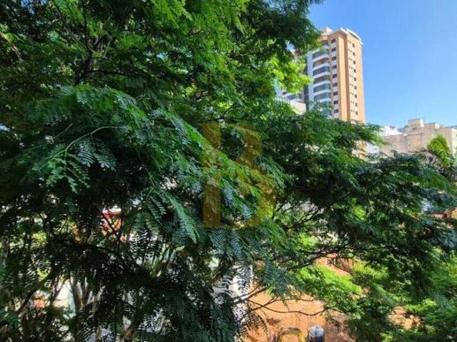 Apartamento reformado lindo em rua calma proximo ao melhor do bairro