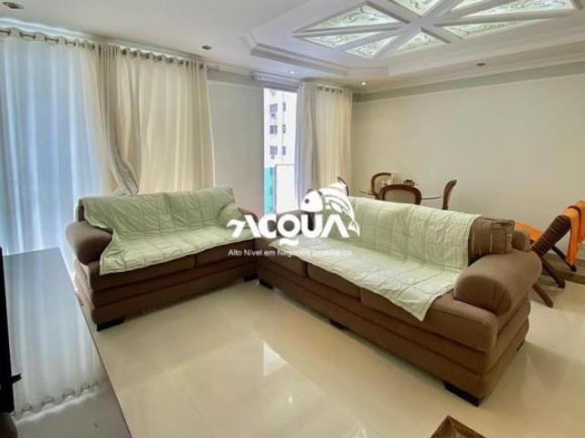 Apartamento reformado mobiliado próximo à praia