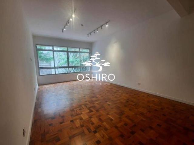 Apartamento reformado – Meia Quadra da Praia,no bairro do Boqueirão – Vista Mar