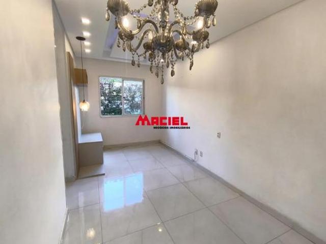 Apartamento reformado no condomínio Max Club com 47 m²