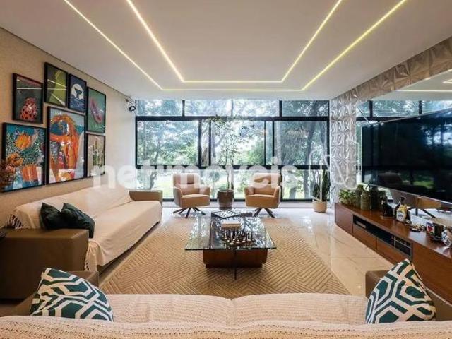 Apartamento reformado no coração da Asa Sul
