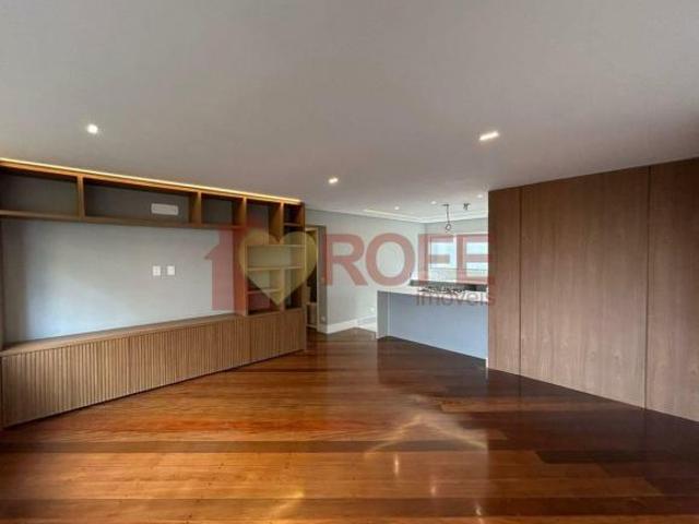 Apartamento Reformado no Coração do Itaim Bibi Conforto, Funcionalidade e Excelente Localização