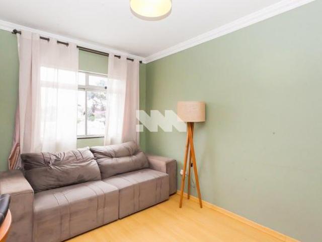 Apartamento reformado no Alto da XV à Venda com 3 Quartos | 1 Suíte | Sacada | Vaga