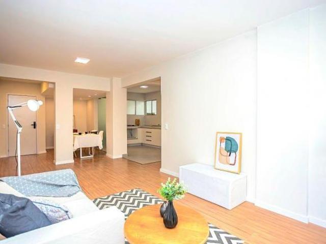 Apartamento Reformado no Batel, 03 quartos com suíte, 102m