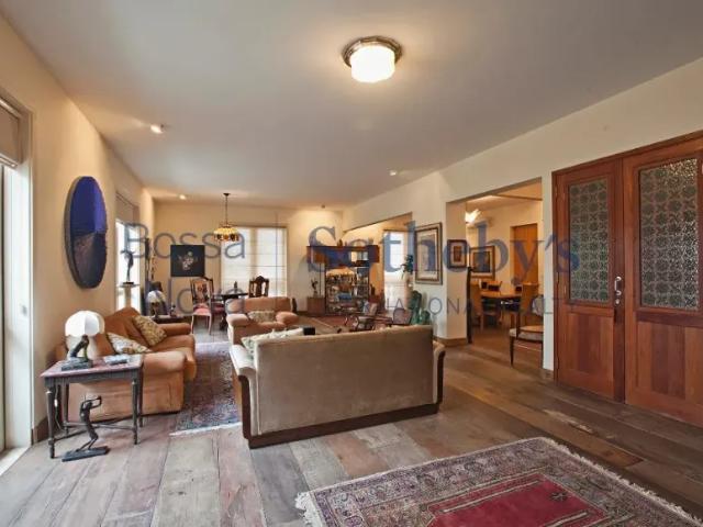 Apartamento reformado no Jardim América