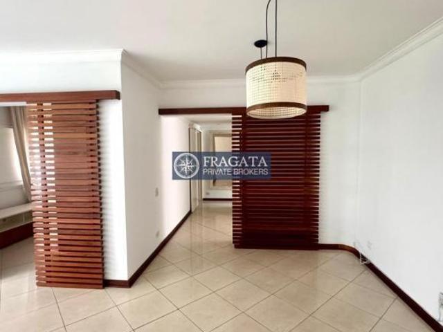 Apartamento reformado no Jardim Paulista em prédio muito charmosos