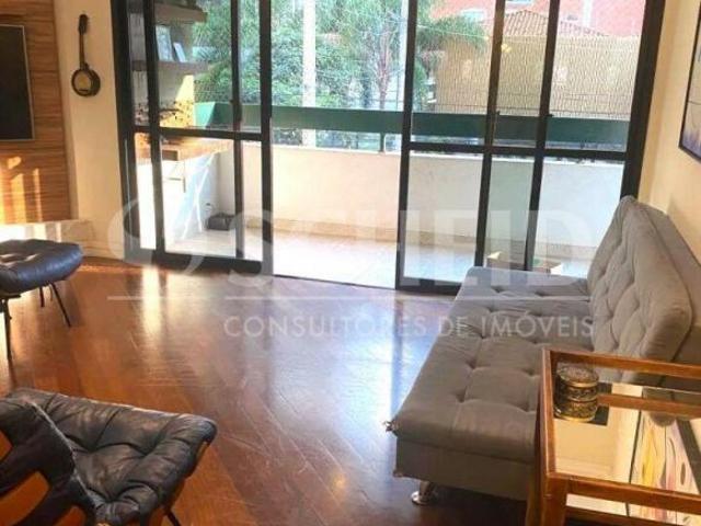 APARTAMENTO REFORMADO NO MELHOR DE MOEMA PÁSSAROS