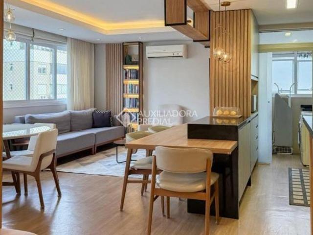 Apartamento reformado no Rio Branco