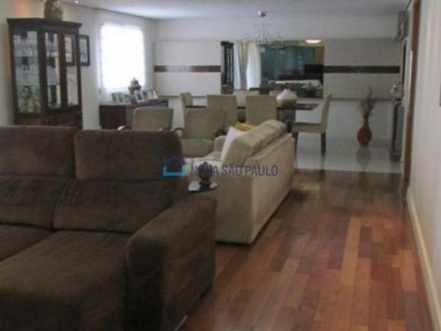 Apartamento reformado na Aclimação com 230m², pronto para morar, 4 dormitorios