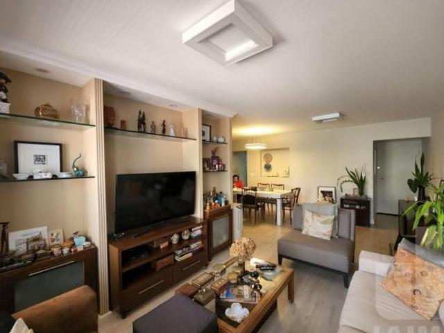 Apartamento reformado na Barra Funda a poucos metros do Metrôcom 02 dormitórios e 01 vaga