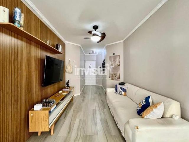 Apartamento reformado na Ponta da Praia, 2 dormitórios!