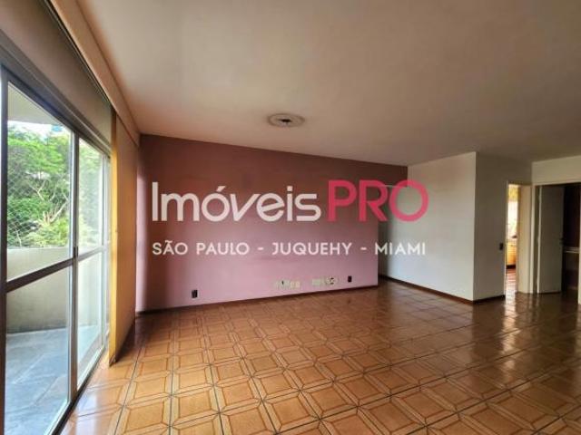 Apartamento reformado na Pracinha do Real Parque com varanda e churrasqueira, 128m2, 3 dorms