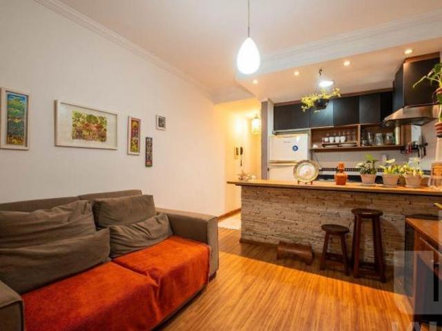 APARTAMENTO REFORMADO SANTA CECÍLIA