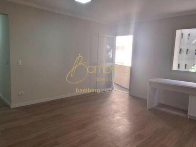Apartamento Reformado, suíte, 2 vagas, varanda, Panamby