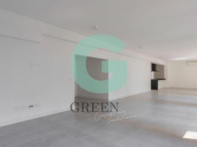 Apartamento reformado para venda com 225m no Jardim Paulista, São Paulo